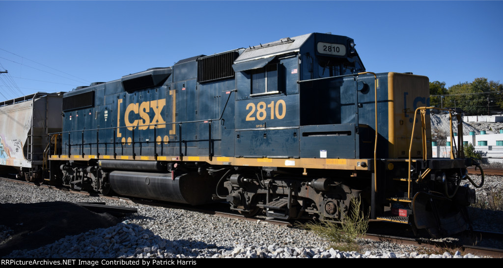 CSX 2810 X-CR 8274 GP38-2 idling on a siding in Lewisburg TN 9-24AM 10-08-2022